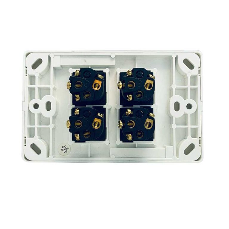 Classic 4 Gang Light Switch 250V| 1 Way/2 Way Switch